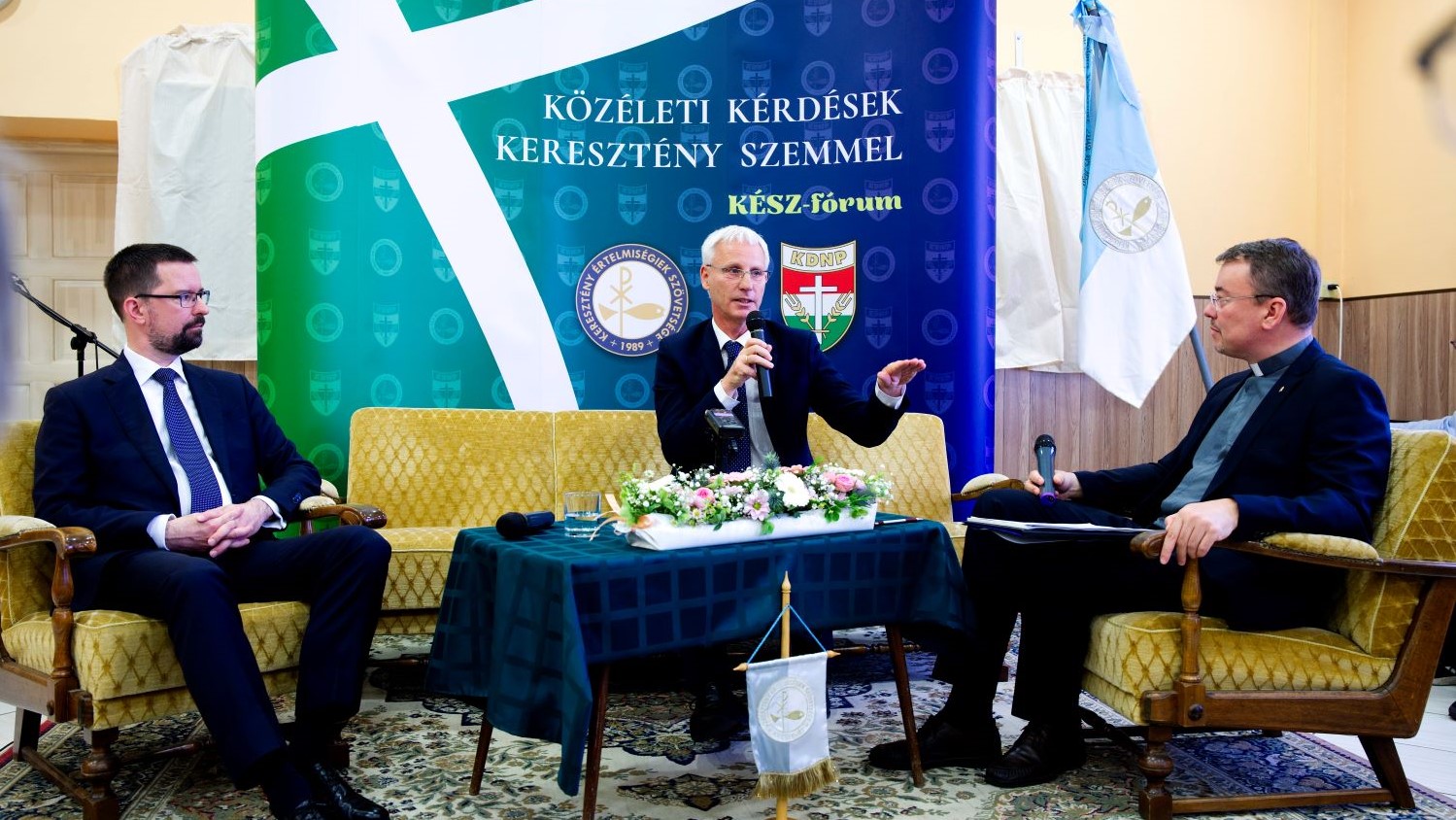 KEESZ - Veled vagy nélküled? – Az egyház és az állam kapcsolata